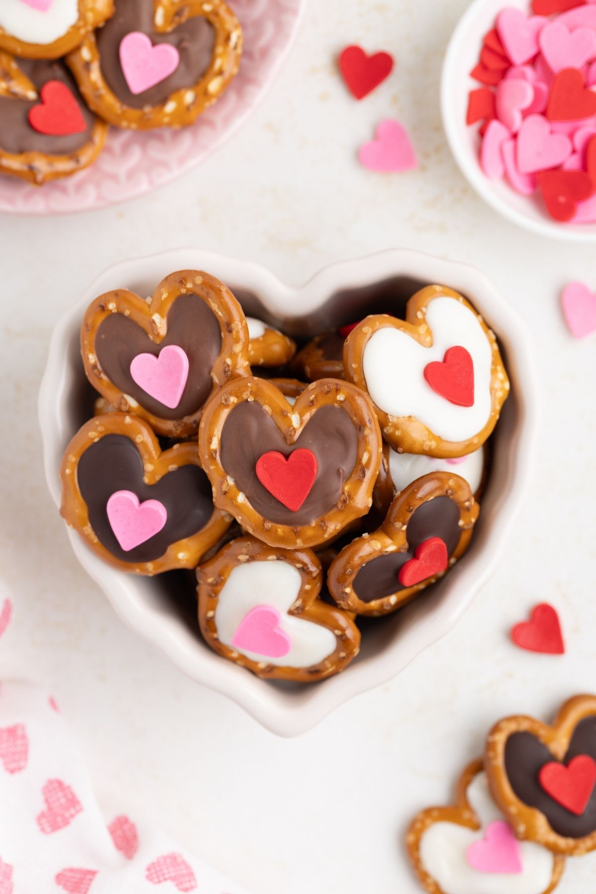 Valentine Heart Pretzels - Easy No-Bake Gift - Semi Homemade Kitchen